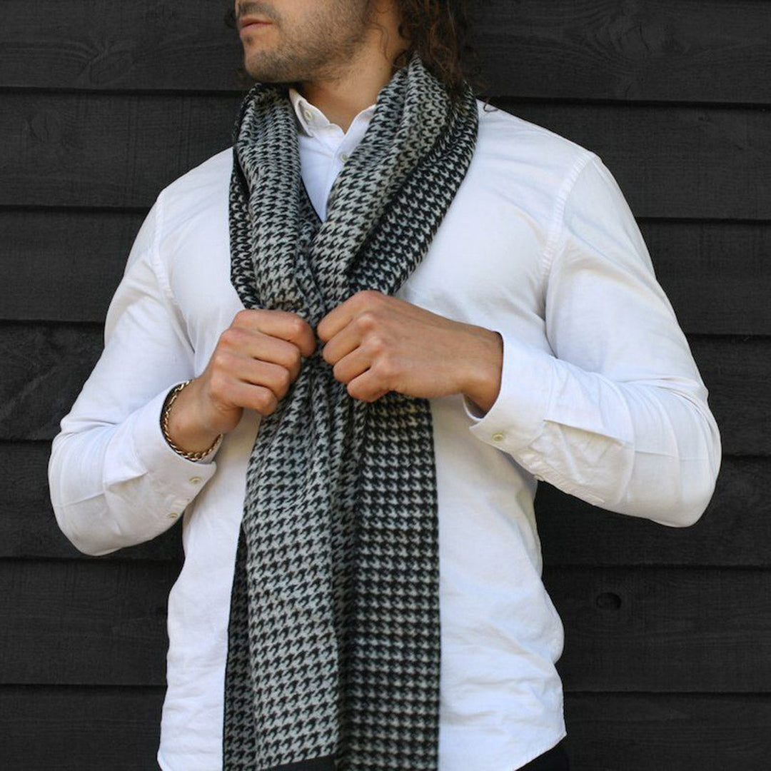 Black/White Houndstooth Scarf – Spirit Clothing